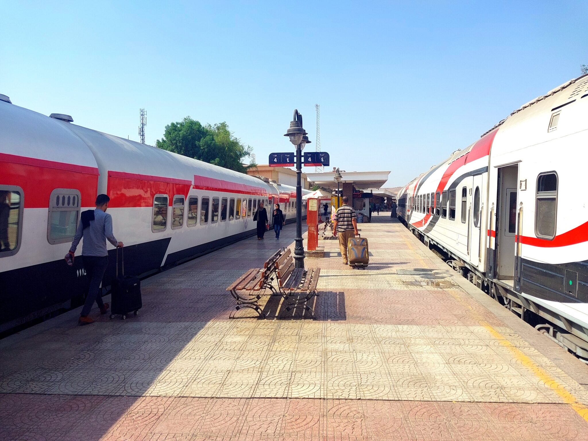 ルクソールからアスワンへ鉄道よりも安く移動する方法とは！？【節約派の旅行者必見】 – 異国のおたより