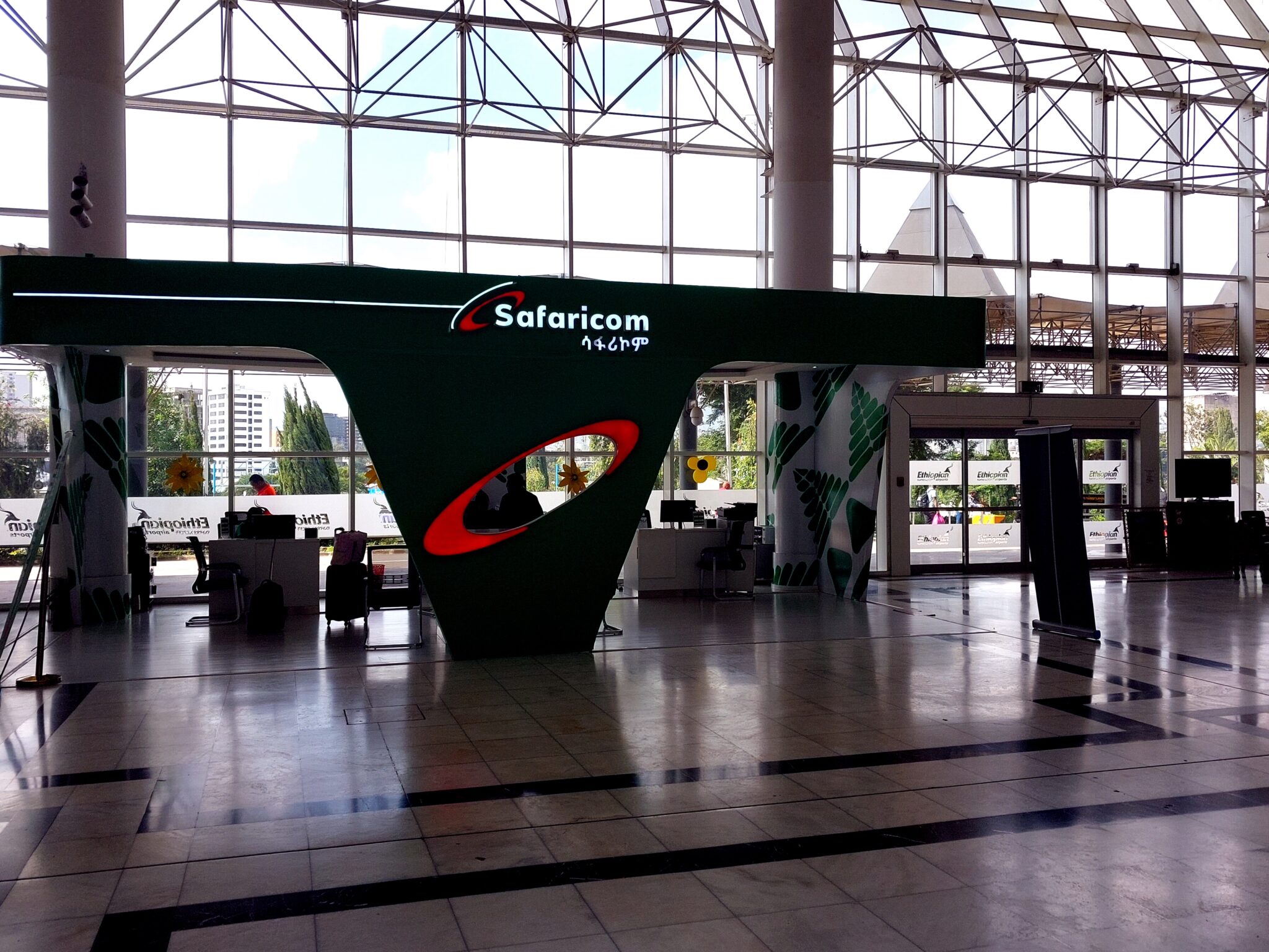 アディスアベバ街歩きとあんまり美味しくないエチオピア料理【おすすめのSIMカード】 – 異国のおたより